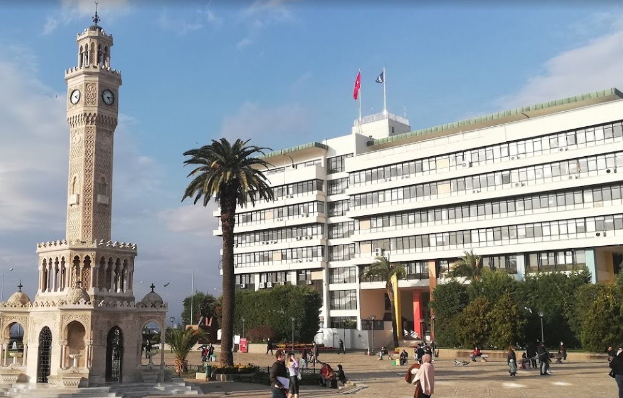 İzmir Belediyesi Adres, Telefon, Çalışma Saatleri ve Yol Tarifi